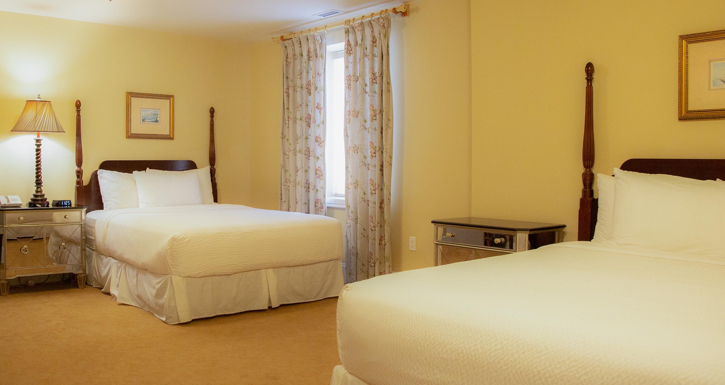 Deluxe Executive Triple Queen | Grant Hall Hotel